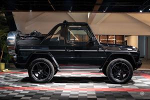 Black Mercedes-Benz g-400 2001 in Vilnius, with an engine capacity of 4.00 L and mileage of 126 thousand km for 115000 €, photo 12 on AUTOMOTO.COM.LV