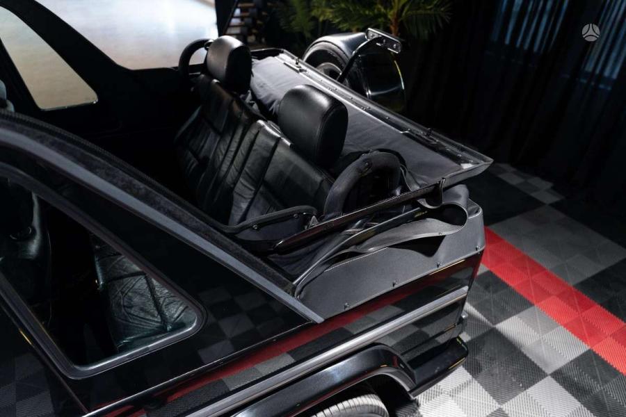 Black Mercedes-Benz g-400 2001 in Vilnius, with an engine capacity of 4.00 L and mileage of 126 thousand km for 115000 €, photo 16 on AUTOMOTO.COM.LV