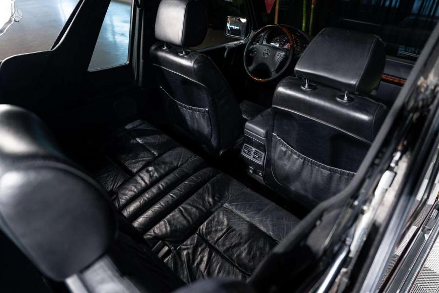 Black Mercedes-Benz g-400 2001 in Vilnius, with an engine capacity of 4.00 L and mileage of 126 thousand km for 115000 €, photo 17 on AUTOMOTO.COM.LV