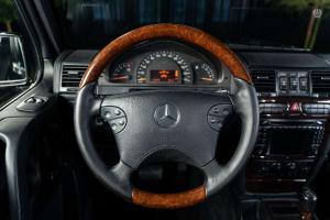 Black Mercedes-Benz g-400 2001 in Vilnius, with an engine capacity of 4.00 L and mileage of 126 thousand km for 115000 €, photo 18 on AUTOMOTO.COM.LV