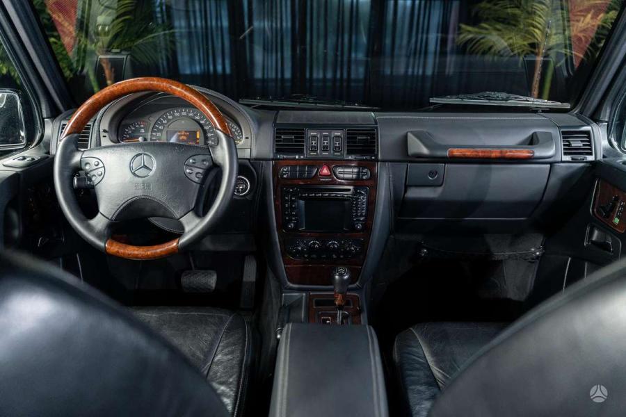 Black Mercedes-Benz g-400 2001 in Vilnius, with an engine capacity of 4.00 L and mileage of 126 thousand km for 115000 €, photo 19 on AUTOMOTO.COM.LV
