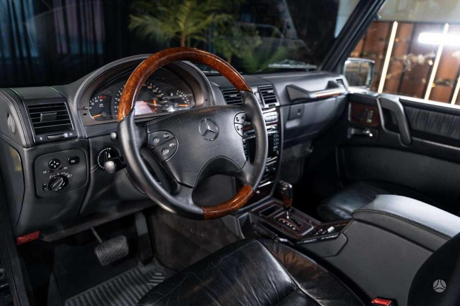Black Mercedes-Benz g-400 2001 in Vilnius, with an engine capacity of 4.00 L and mileage of 126 thousand km for 115000 €, photo 22 on AUTOMOTO.COM.LV