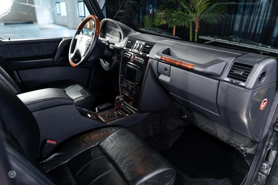 Black Mercedes-Benz g-400 2001 in Vilnius, with an engine capacity of 4.00 L and mileage of 126 thousand km for 115000 €, photo 23 on AUTOMOTO.COM.LV