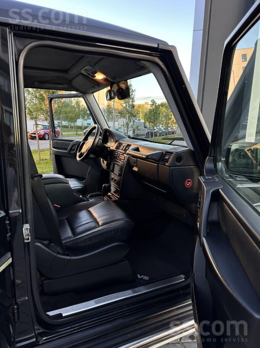 Black Mercedes-Benz g-400 2002 in Valka, with an engine capacity of 4.00 L and mileage of 249 thousand km for 21990 €, photo 20 on AUTOMOTO.COM.LV