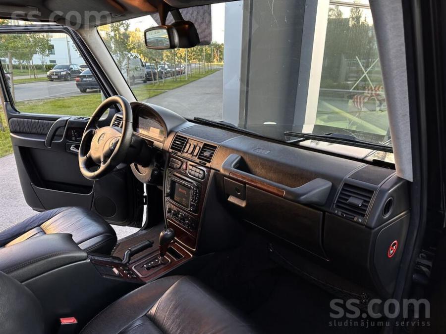 Black Mercedes-Benz g-400 2002 in Valka, with an engine capacity of 4.00 L and mileage of 249 thousand km for 21990 €, photo 21 on AUTOMOTO.COM.LV
