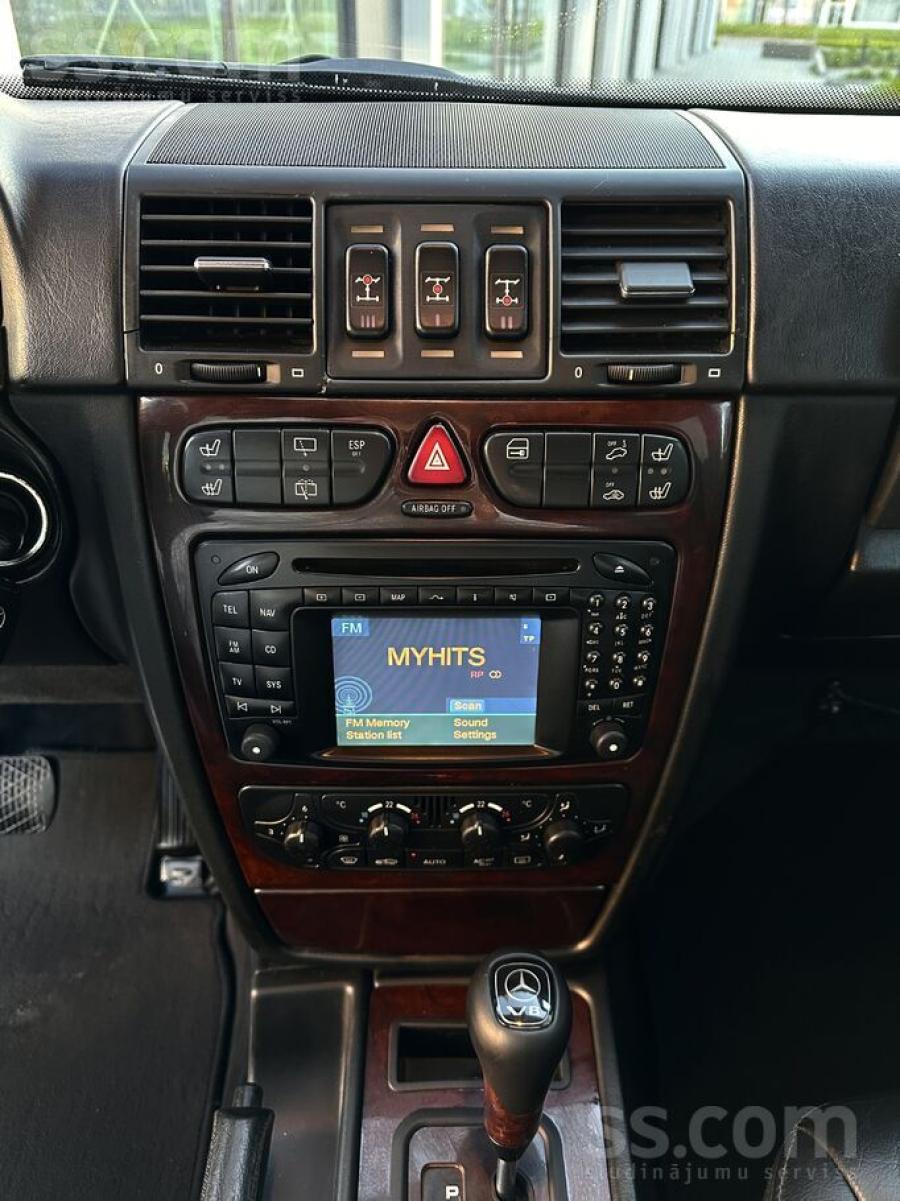 Black Mercedes-Benz g-400 2002 in Valka, with an engine capacity of 4.00 L and mileage of 249 thousand km for 21990 €, photo 25 on AUTOMOTO.COM.LV