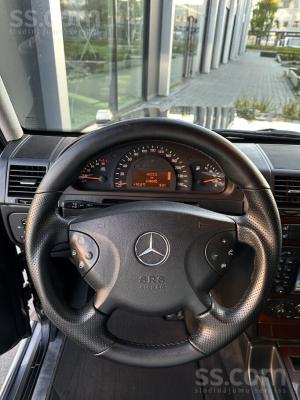 Black Mercedes-Benz g-400 2002 in Valka, with an engine capacity of 4.00 L and mileage of 249 thousand km for 21990 €, photo 27 on AUTOMOTO.COM.LV