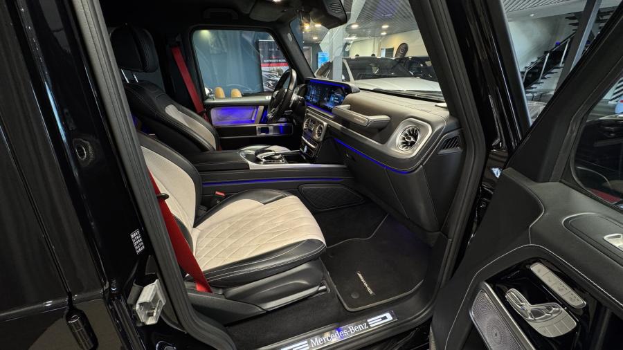 Black Mercedes-Benz g-400 2022 in Riga, with an engine capacity of 3.00 L and mileage of 60 thousand km for 145000 €, photo 16 on AUTOMOTO.COM.LV