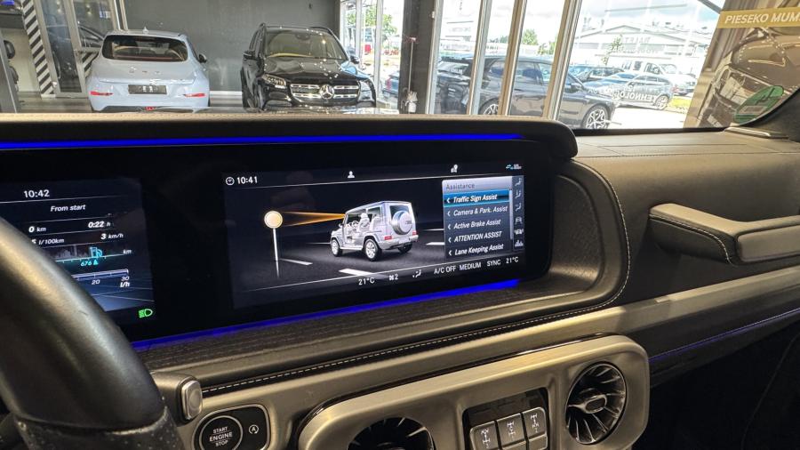 Black Mercedes-Benz g-400 2022 in Riga, with an engine capacity of 3.00 L and mileage of 60 thousand km for 145000 €, photo 31 on AUTOMOTO.COM.LV