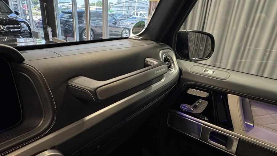 Black Mercedes-Benz g-400 2022 in Riga, with an engine capacity of 3.00 L and mileage of 60 thousand km for 145000 €, photo 34 on AUTOMOTO.COM.LV