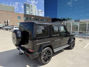 Black Mercedes-Benz g-400 2024 in Tallinn, with an engine capacity of 3.00 L and mileage of 11 thousand km for 165770 €, photo 6 on AUTOMOTO.COM.LV
