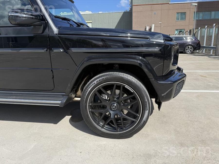 Black Mercedes-Benz g-400 2024 in Tallinn, with an engine capacity of 3.00 L and mileage of 11 thousand km for 165770 €, photo 15 on AUTOMOTO.COM.LV
