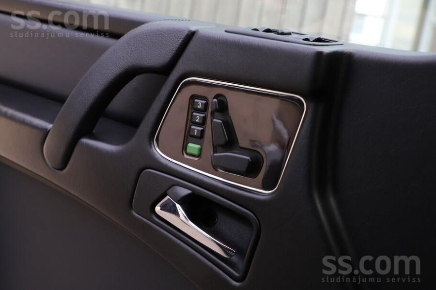 Black Mercedes-Benz g-500 2012 in Tukums, with an engine capacity of 5.50 L and mileage of 89 thousand km for 89000 €, photo 25 on AUTOMOTO.COM.LV