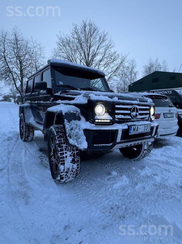 Black Mercedes-Benz g-500 2017 in Tukums, with an engine capacity of 4.00 L and mileage of 65 thousand km for 137600 €, photo 3 on AUTOMOTO.COM.LV