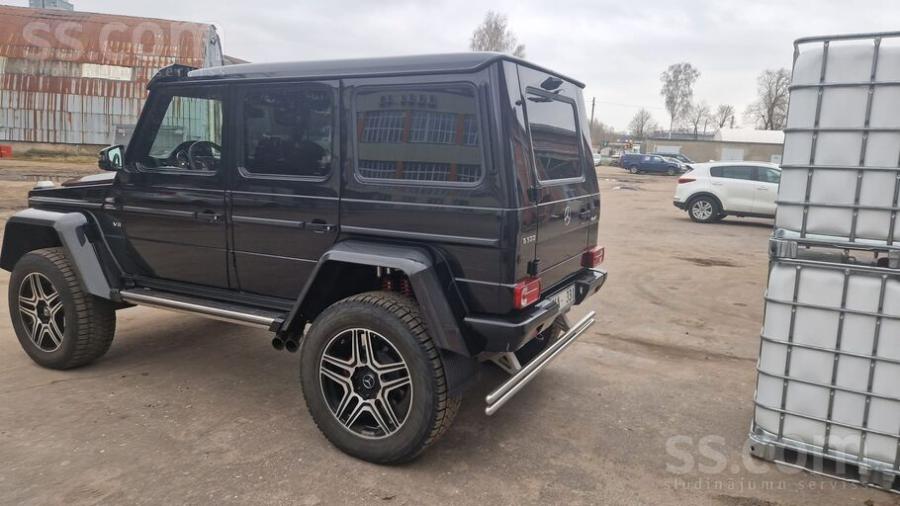 Black Mercedes-Benz g-500 2017 in Tukums, with an engine capacity of 4.00 L and mileage of 65 thousand km for 132600 €, photo 13 on AUTOMOTO.COM.LV