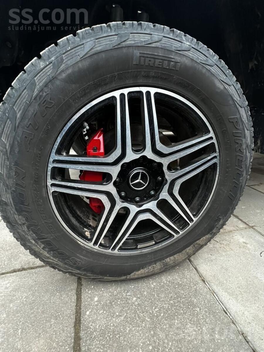 Black Mercedes-Benz g-500 2017 in Tukums, with an engine capacity of 4.00 L and mileage of 65 thousand km for 132600 €, photo 15 on AUTOMOTO.COM.LV