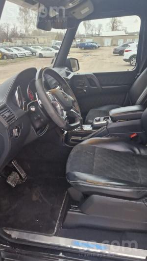 Black Mercedes-Benz g-500 2017 in Tukums, with an engine capacity of 4.00 L and mileage of 65 thousand km for 132600 €, photo 16 on AUTOMOTO.COM.LV