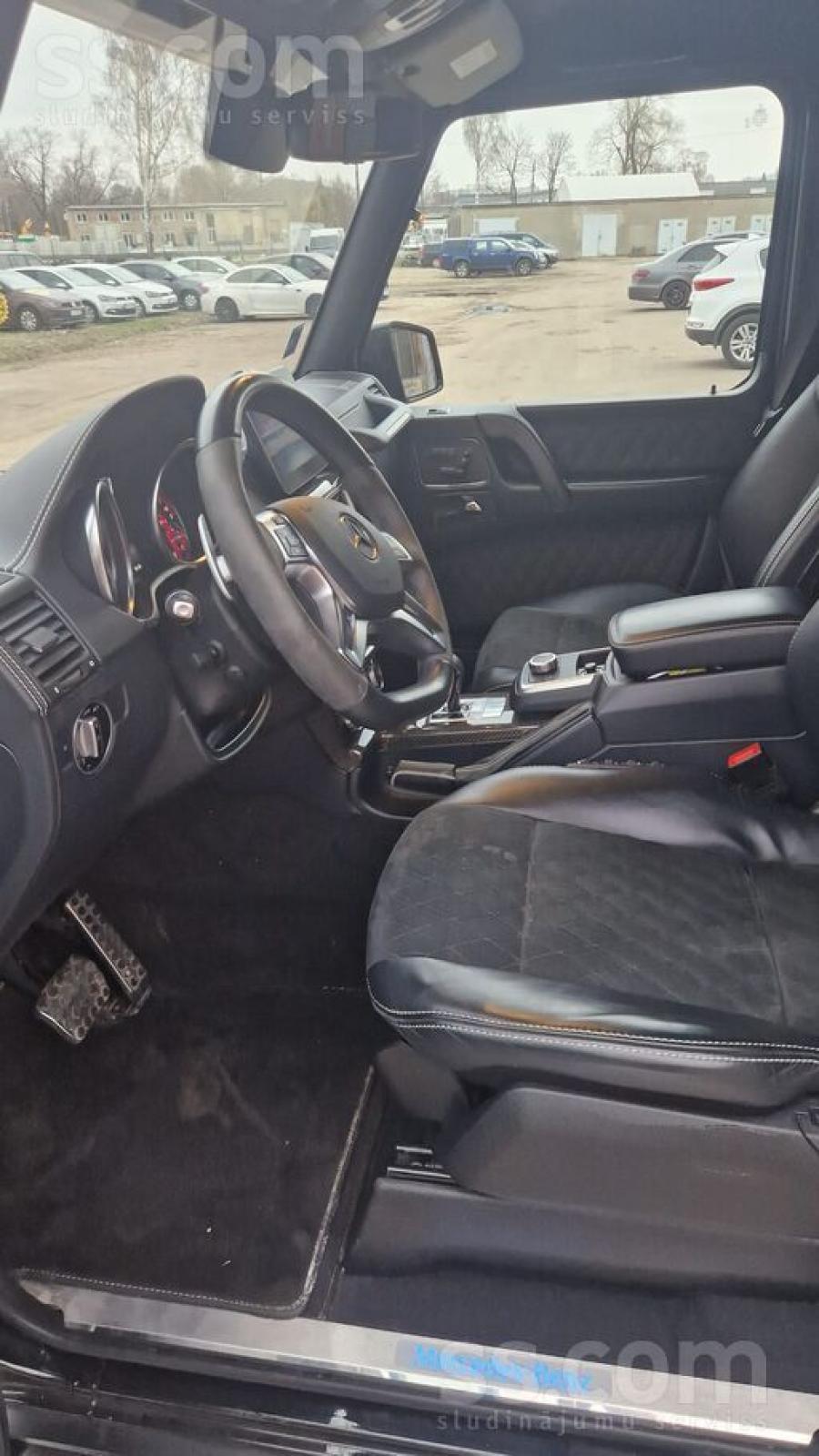 Black Mercedes-Benz g-500 2017 in Tukums, with an engine capacity of 4.00 L and mileage of 65 thousand km for 132600 €, photo 16 on AUTOMOTO.COM.LV