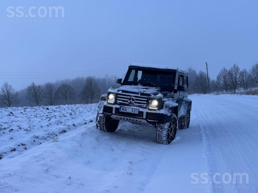 Black Mercedes-Benz g-500 2017 in Tukums, with an engine capacity of 4.00 L and mileage of 65 thousand km for 132600 €, photo 19 on AUTOMOTO.COM.LV