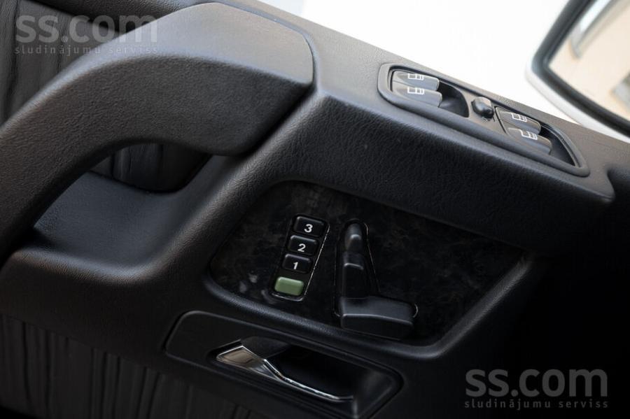 Grey Mercedes-Benz g-55-amg 2006 in Jelgava, with an engine capacity of 5.50 L and mileage of 44 thousand km for 65000 €, photo 12 on AUTOMOTO.COM.LV