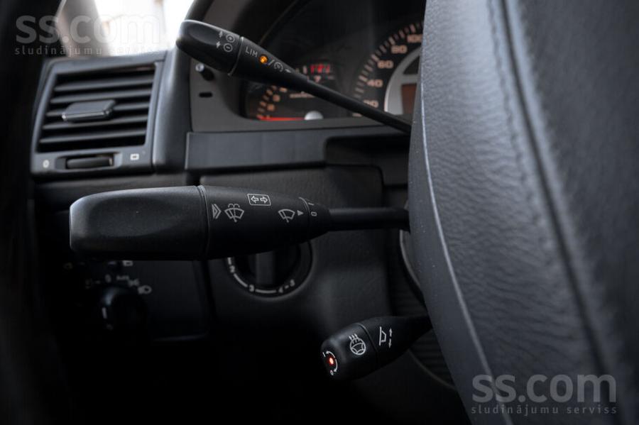 Grey Mercedes-Benz g-55-amg 2006 in Jelgava, with an engine capacity of 5.50 L and mileage of 44 thousand km for 65000 €, photo 15 on AUTOMOTO.COM.LV