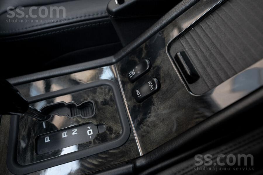 Grey Mercedes-Benz g-55-amg 2006 in Jelgava, with an engine capacity of 5.50 L and mileage of 44 thousand km for 65000 €, photo 17 on AUTOMOTO.COM.LV