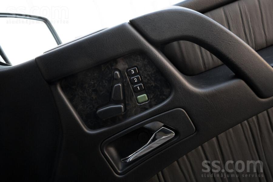 Grey Mercedes-Benz g-55-amg 2006 in Jelgava, with an engine capacity of 5.50 L and mileage of 44 thousand km for 65000 €, photo 23 on AUTOMOTO.COM.LV