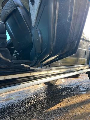 Черный Мерседес Г-Класс 1991 в Пярну, объемом двигателя 3.00 л и пробегом 480 тыс. км за 17000 €, фото 6 на AUTOMOTO.COM.LV