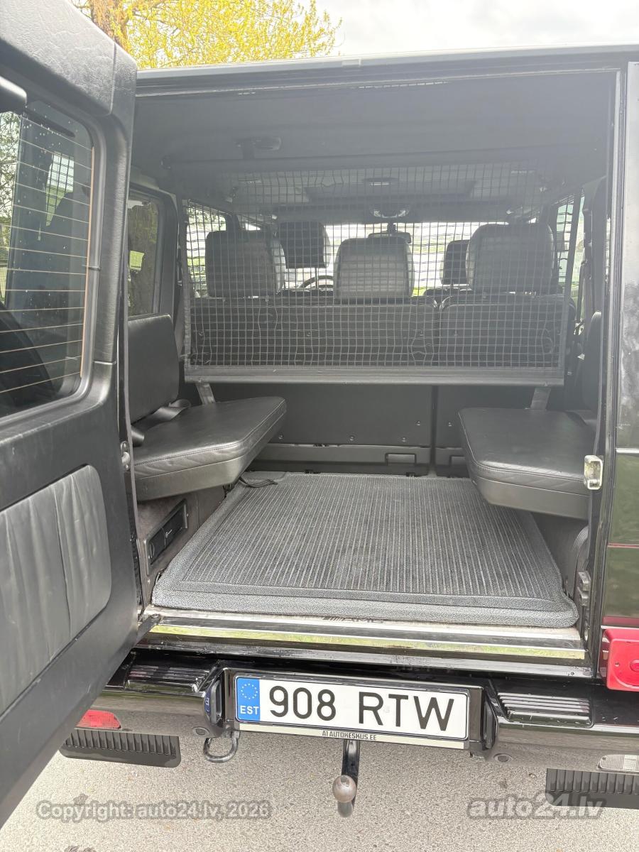 Black Mercedes-Benz G-Class 2004 in Tallinn, with an engine capacity of 5.40 L and mileage of 202 thousand km for 39900 €, photo 12 on AUTOMOTO.COM.LV
