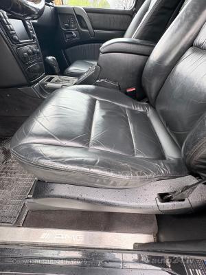 Black Mercedes-Benz G-Class 2004 in Tallinn, with an engine capacity of 5.40 L and mileage of 202 thousand km for 39900 €, photo 22 on AUTOMOTO.COM.LV