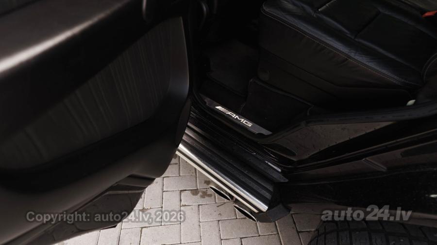 Melns Mercedes-Benz G-Class 2004 Tartu, ar dzinēja tilpumu 5.00 L un nobraukumu 214 tūkst. km par 28000 €, foto 13 vietnē AUTOMOTO.COM.LV