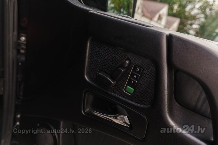 Melns Mercedes-Benz G-Class 2004 Tartu, ar dzinēja tilpumu 5.00 L un nobraukumu 214 tūkst. km par 28000 €, foto 15 vietnē AUTOMOTO.COM.LV