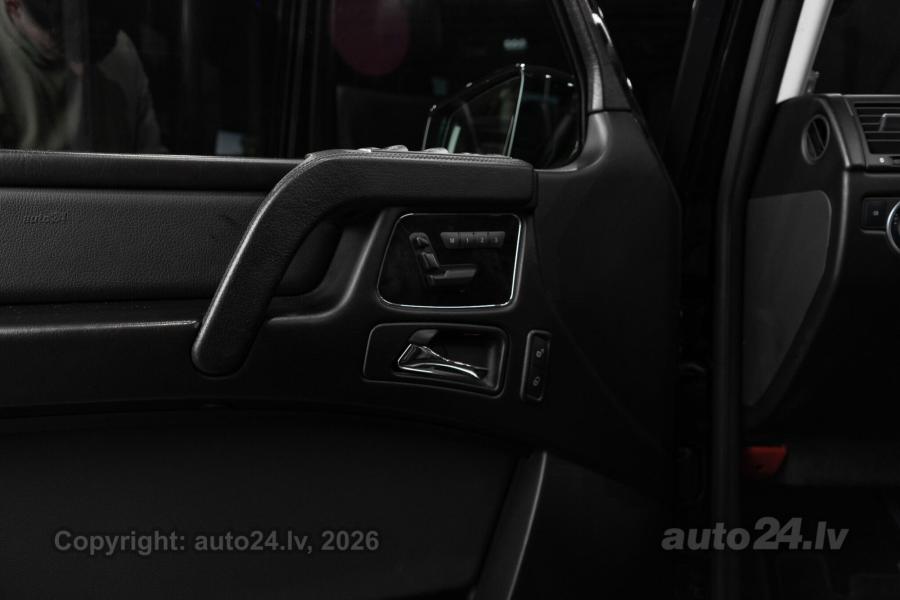 Black Mercedes-Benz G-Class 2015 in Riga, with an engine capacity of 3.00 L and mileage of 138 thousand km for 62500 €, photo 16 on AUTOMOTO.COM.LV