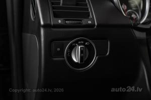Black Mercedes-Benz G-Class 2015 in Riga, with an engine capacity of 3.00 L and mileage of 138 thousand km for 62500 €, photo 19 on AUTOMOTO.COM.LV