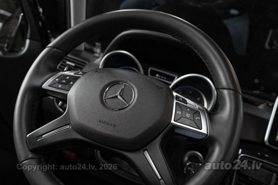 Black Mercedes-Benz G-Class 2015 in Riga, with an engine capacity of 3.00 L and mileage of 138 thousand km for 62500 €, photo 21 on AUTOMOTO.COM.LV