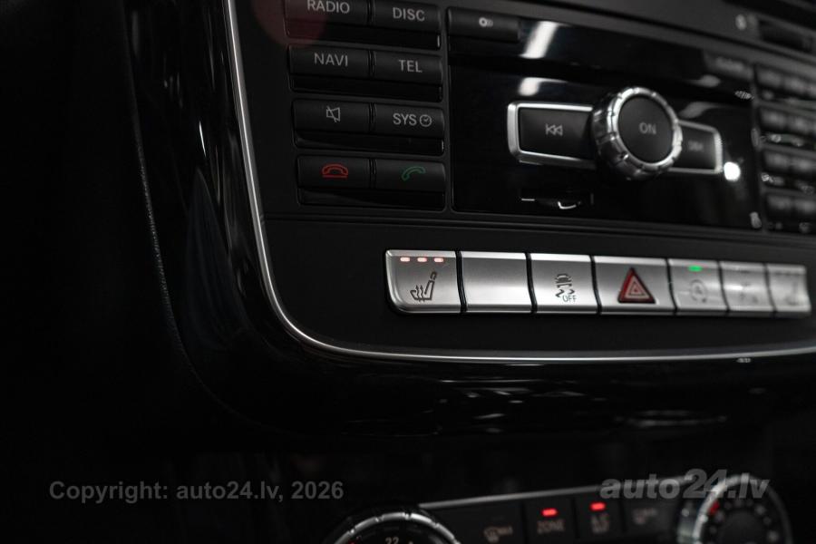 Black Mercedes-Benz G-Class 2015 in Riga, with an engine capacity of 3.00 L and mileage of 138 thousand km for 62500 €, photo 26 on AUTOMOTO.COM.LV