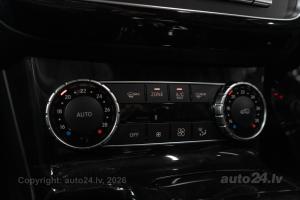 Black Mercedes-Benz G-Class 2015 in Riga, with an engine capacity of 3.00 L and mileage of 138 thousand km for 62500 €, photo 27 on AUTOMOTO.COM.LV