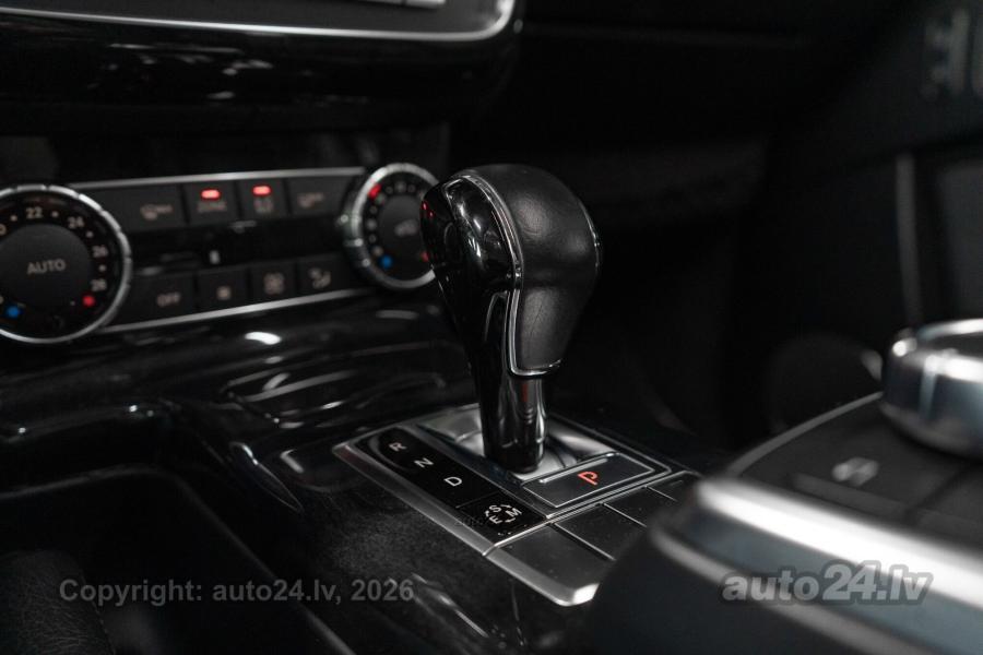 Black Mercedes-Benz G-Class 2015 in Riga, with an engine capacity of 3.00 L and mileage of 138 thousand km for 62500 €, photo 28 on AUTOMOTO.COM.LV