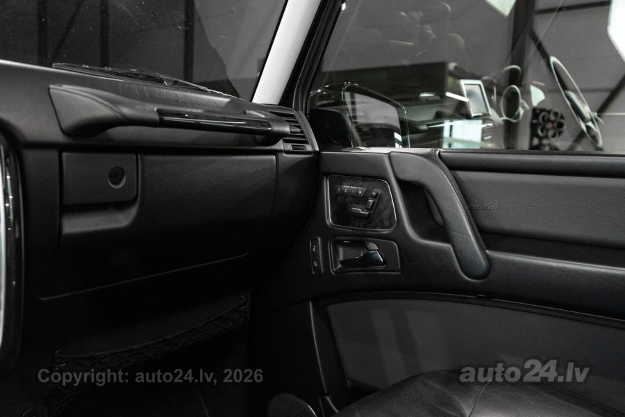 Black Mercedes-Benz G-Class 2015 in Riga, with an engine capacity of 3.00 L and mileage of 138 thousand km for 62500 €, photo 30 on AUTOMOTO.COM.LV
