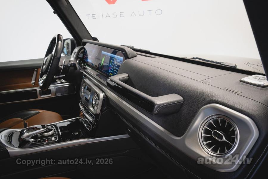 Black Mercedes-Benz G-Class 2019 in Tartu, with an engine capacity of 4.00 L and mileage of 56 thousand km for 149000 €, photo 17 on AUTOMOTO.COM.LV
