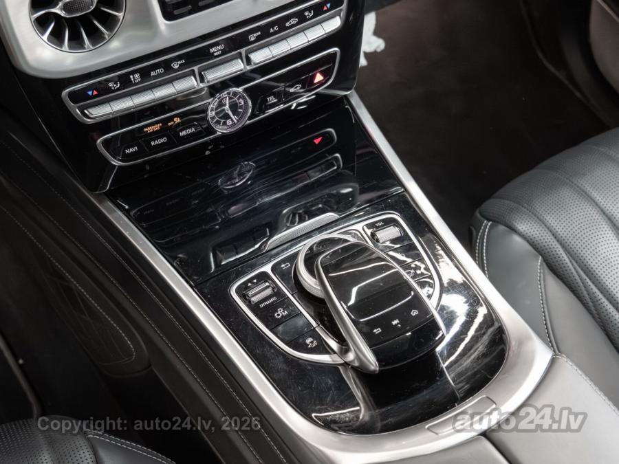 Melns Mercedes-Benz G-Class 2023 Tallina, ar dzinēja tilpumu 3.00 L un nobraukumu 52 tūkst. km par 119900 €, foto 13 vietnē AUTOMOTO.COM.LV