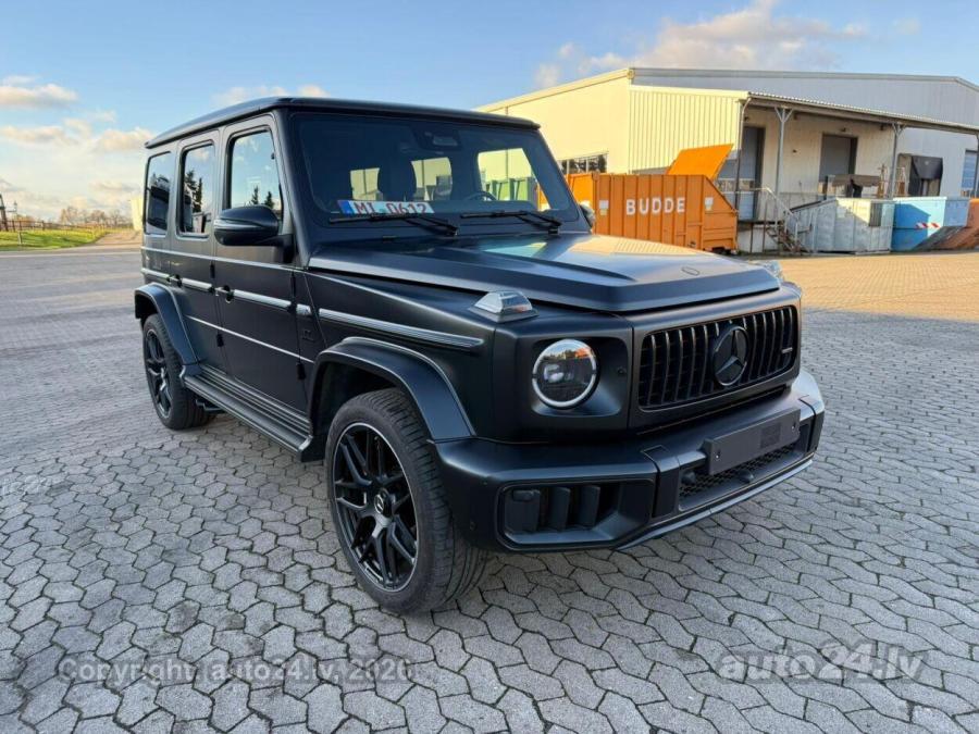 Melns Mercedes-Benz G-Class 2024 Tartu, ar dzinēja tilpumu 4.00 L un nobraukumu 22 tūkst. km par 229900 €, foto 1 vietnē AUTOMOTO.COM.LV