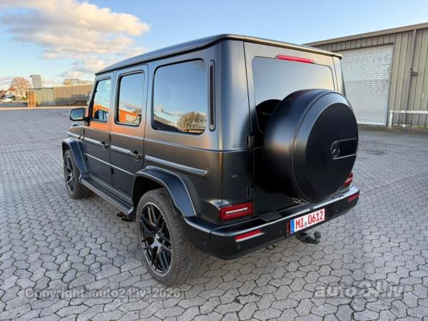 Melns Mercedes-Benz G-Class 2024 Tartu, ar dzinēja tilpumu 4.00 L un nobraukumu 22 tūkst. km par 229900 €, foto 3 vietnē AUTOMOTO.COM.LV
