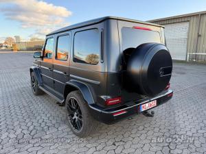 Melns Mercedes-Benz G-Class 2024 Tartu, ar dzinēja tilpumu 4.00 L un nobraukumu 22 tūkst. km par 229900 €, foto 3 vietnē AUTOMOTO.COM.LV