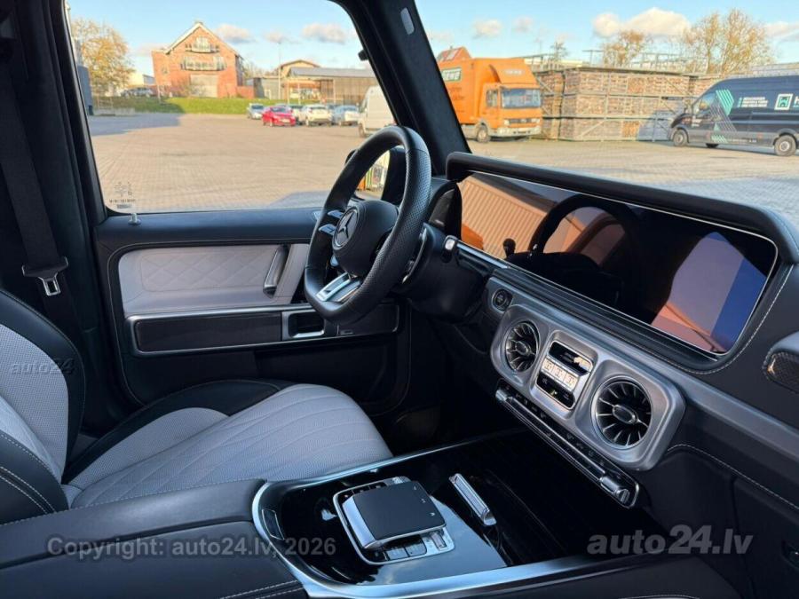Melns Mercedes-Benz G-Class 2024 Tartu, ar dzinēja tilpumu 4.00 L un nobraukumu 22 tūkst. km par 229900 €, foto 7 vietnē AUTOMOTO.COM.LV