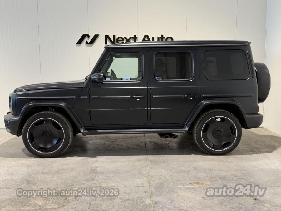 Melns Mercedes-Benz G-Class 2024 Tartu, ar dzinēja tilpumu 4.00 L un nobraukumu 17 tūkst. km par 224900 €, foto 3 vietnē AUTOMOTO.COM.LV