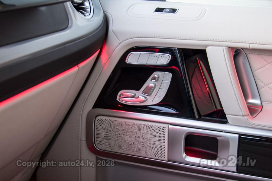 Grey Mercedes-Benz G-Class 2019 in Tallinn, with an engine capacity of 4.00 L and mileage of 101 thousand km for 153000 €, photo 15 on AUTOMOTO.COM.LV
