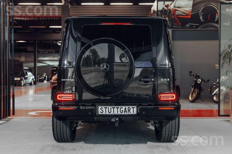 Black Mercedes-Benz G63 AMG 2019 in Riga, with an engine capacity of 4.00 L and mileage of 102 thousand km for 125000 €, photo 6 on AUTOMOTO.COM.LV