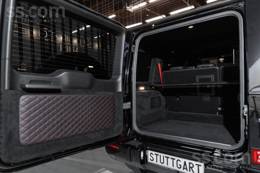 Black Mercedes-Benz G63 AMG 2019 in Riga, with an engine capacity of 4.00 L and mileage of 102 thousand km for 125000 €, photo 27 on AUTOMOTO.COM.LV