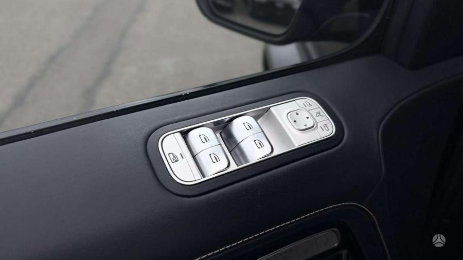 Black Mercedes-Benz G63 AMG 2021 in Vilnius, with an engine capacity of 3.98 L and mileage of 82 thousand km for 144444 €, photo 18 on AUTOMOTO.COM.LV